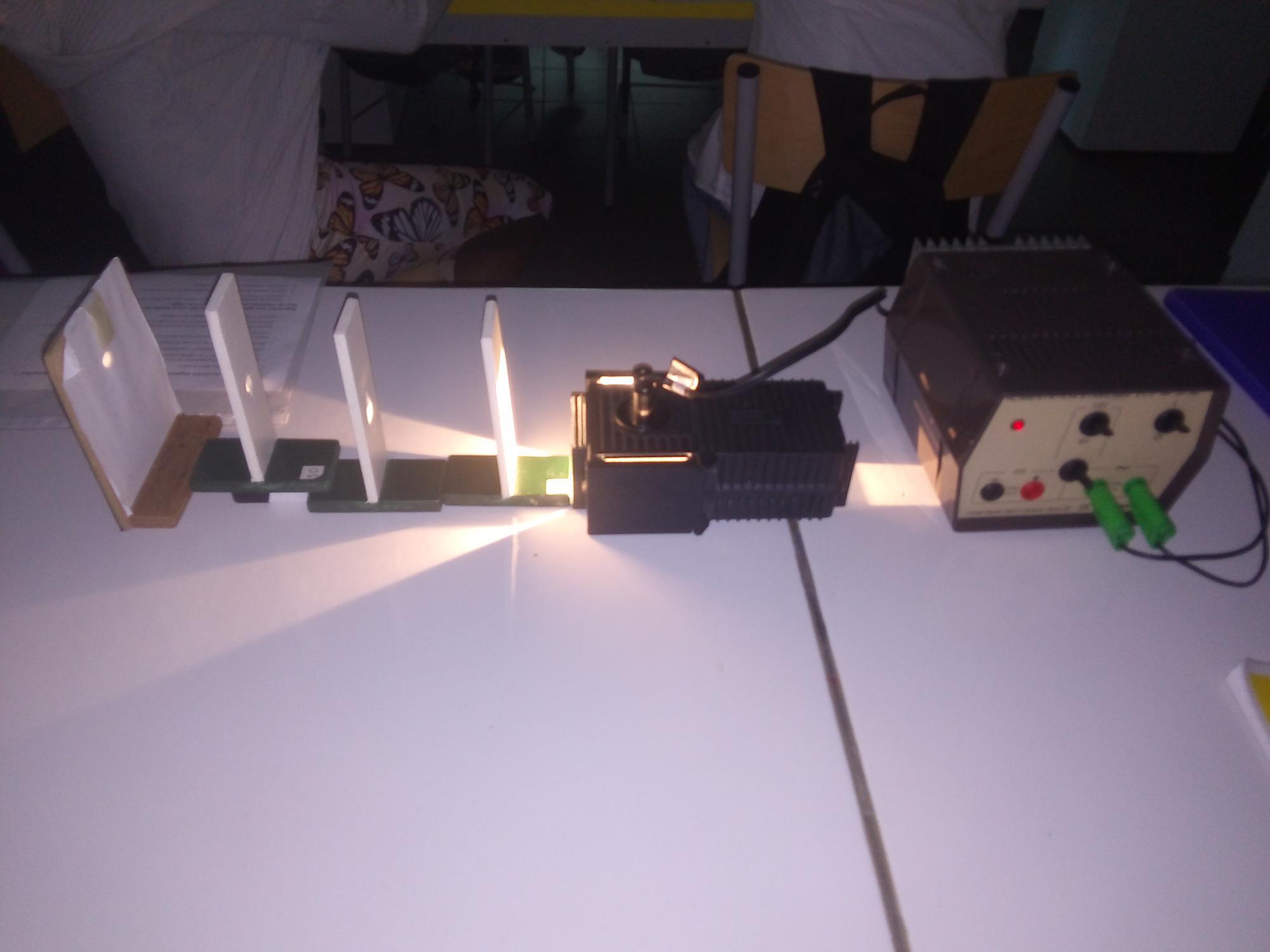 Activité expérimentale : Comment se propage la lumière